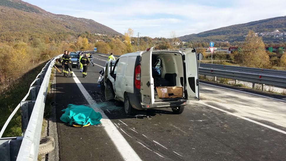 Tragico scontro sulla Trignina, un morto e quattro feriti | PrimoPiano ... Tragico scontro sulla Trignina, un morto e quattro feriti | PrimoPiano ...
