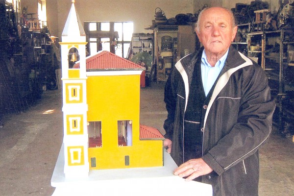 Carlo Ricciardi, l’uomo che ricostruisce chiese in miniatura ...