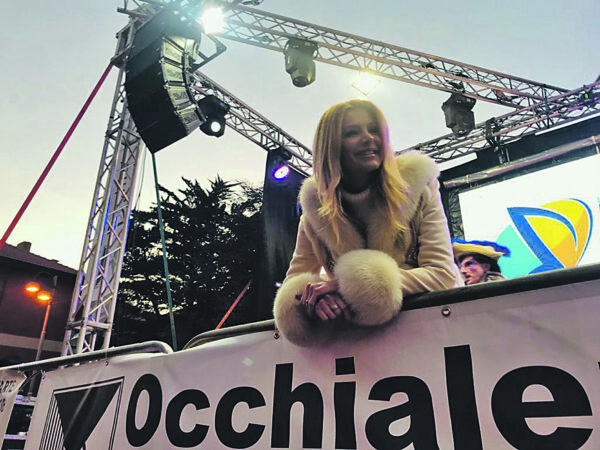 Il Carnevale di Larino impazza col sorriso di Adriana Volpe ...