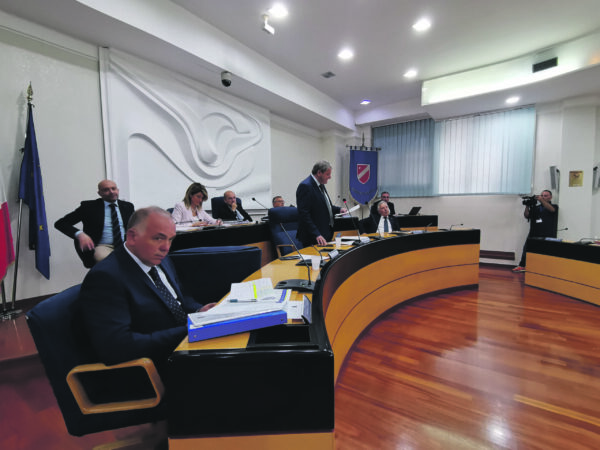 Dimissioni degli assessori, Cefaratti fa da apripista: per me un ...